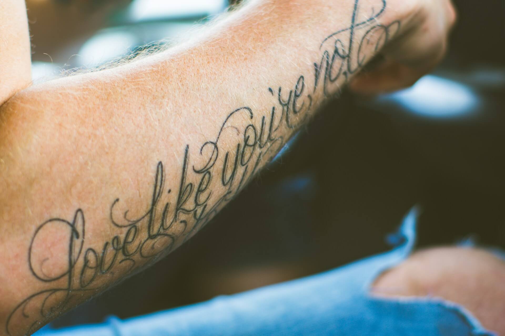 Fonts in tattoo design: The Do’s and Don’ts of lettering tattoos ...