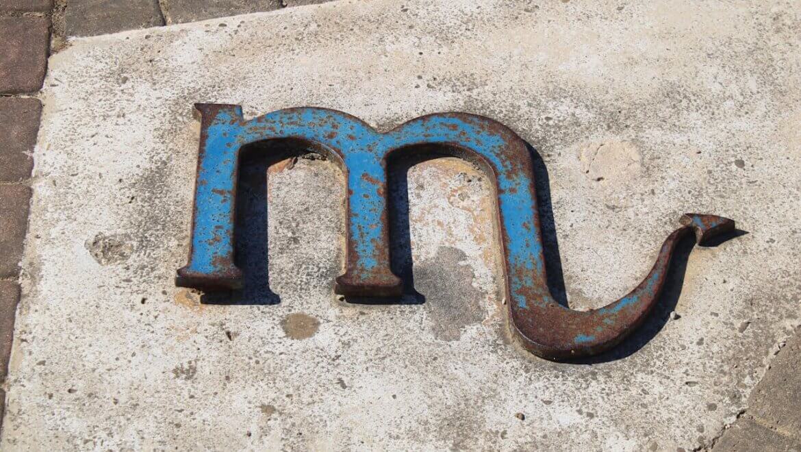 What is a Serif Font? Definition, Meaning, and Examples of Serifs ...